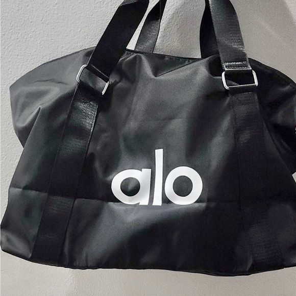 ALO Yoga | Bags | Alo Yoga Black Travel Bag | Poshmark